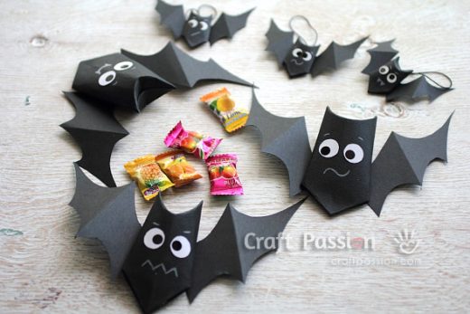 Easy Halloween Treat Bag - DIY Bat Treat Boxes | Craft Passion