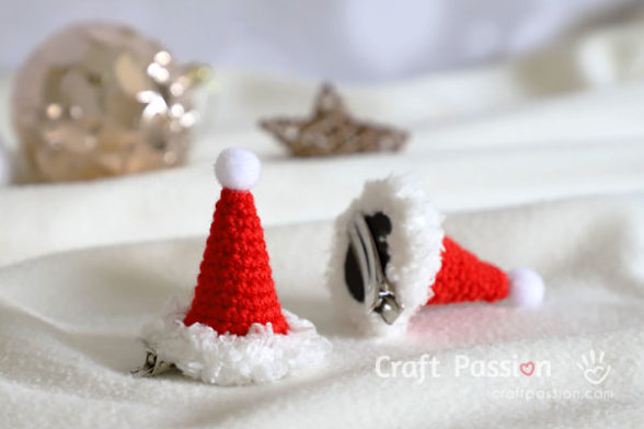 Santa Hat Hair Clip - Free Crochet Pattern • Craft Passion