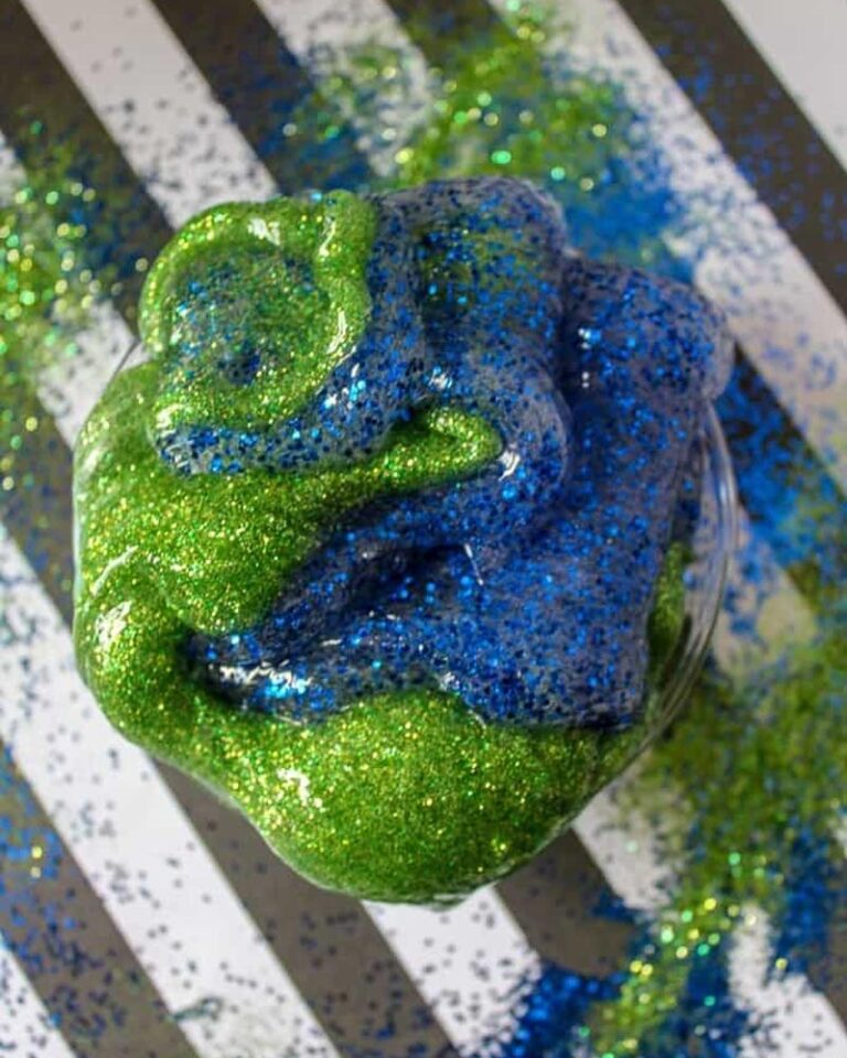 55 Unique Earth Day Crafts and Tutorials • Craft Passion