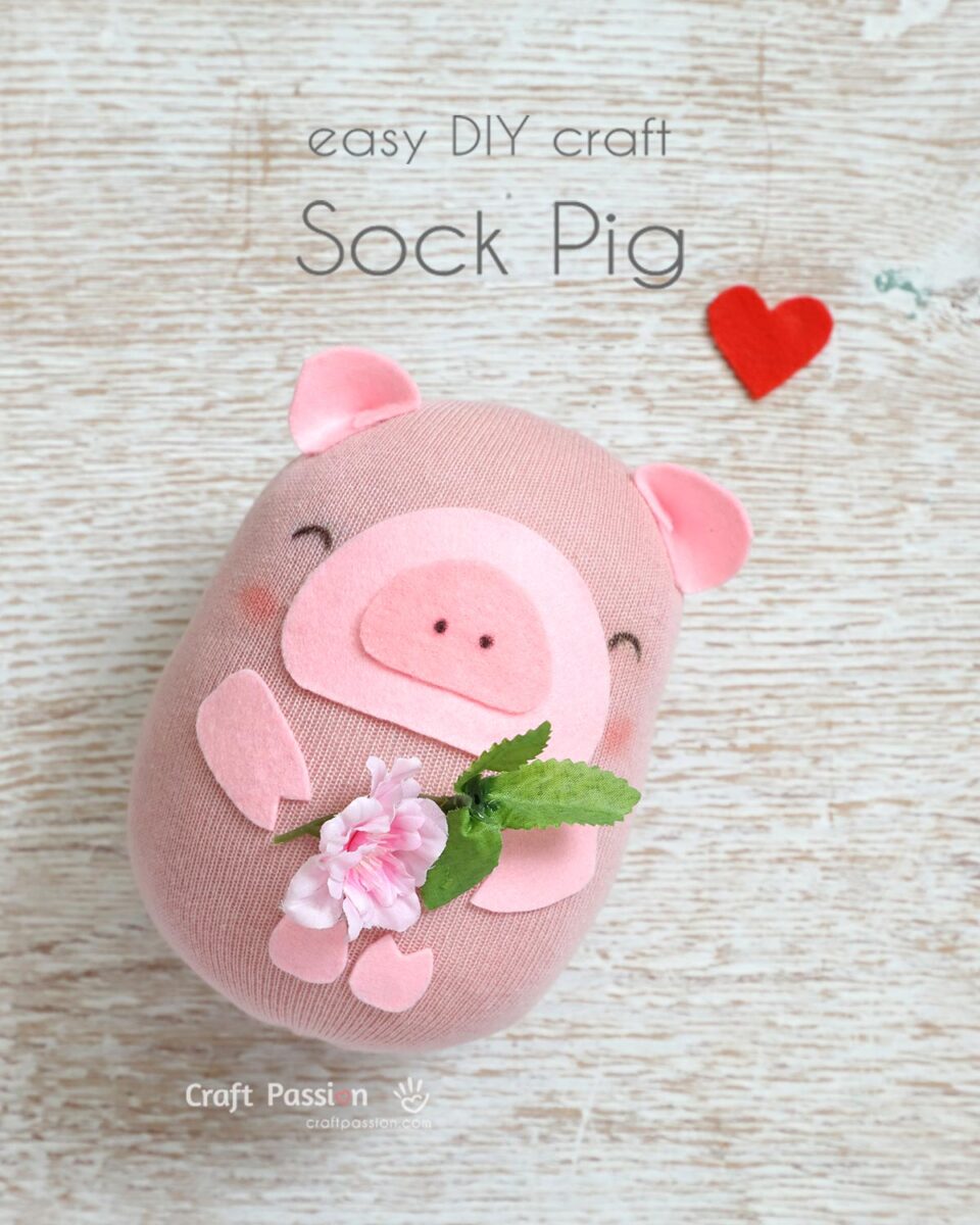 Easy Sock Pig - Free Pattern & Tutorial • Craft Passion