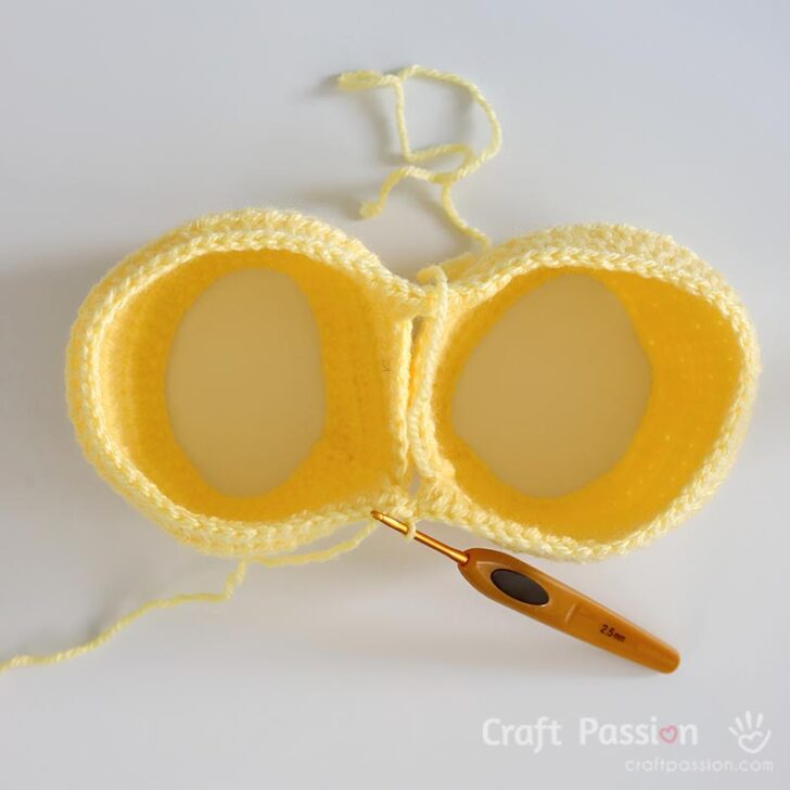 2-Piece Free Crochet Pajamas & Hat Pattern For Amigurumi