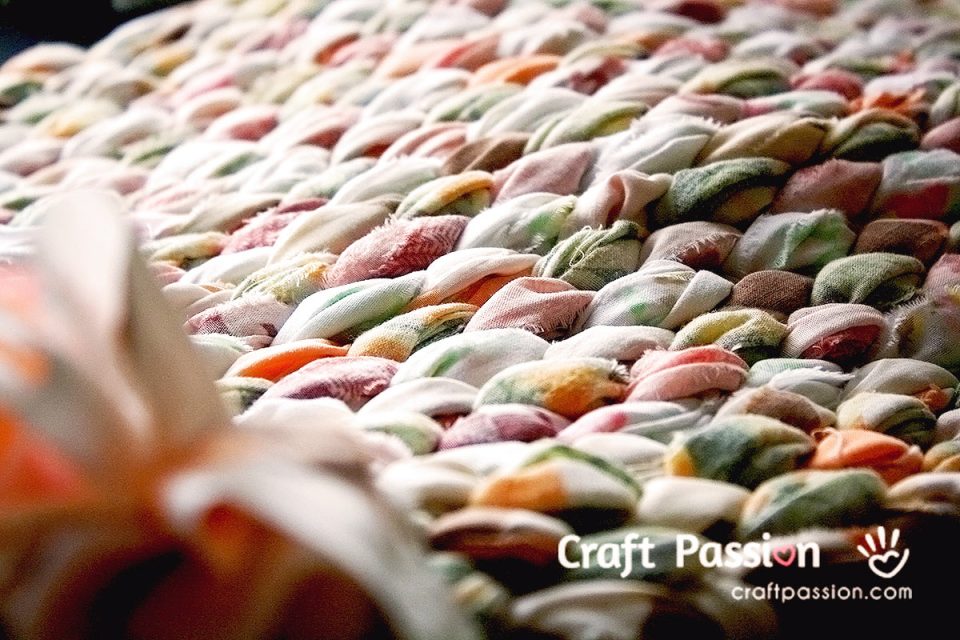 How To Make A Rag Rug - Woven Rug • Easy Recycle Craft