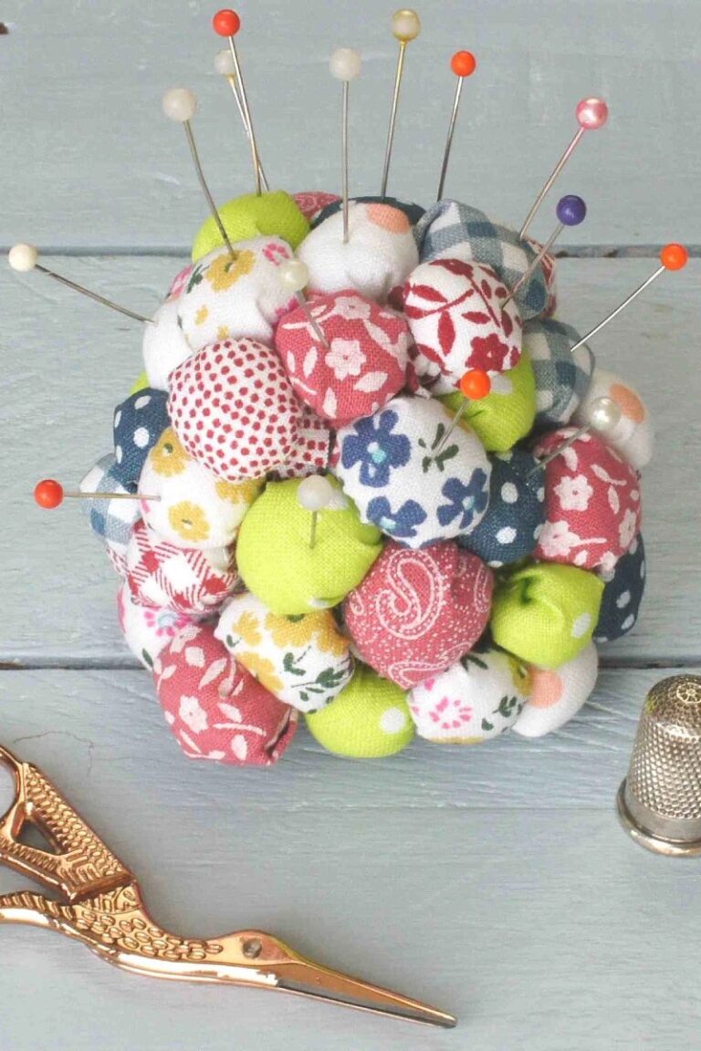 42 Cute and Simple Pin Cushion Ideas • Craft Passion