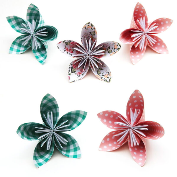 Origami Flower- 29 Origami Projects To DIY • Craft Passion