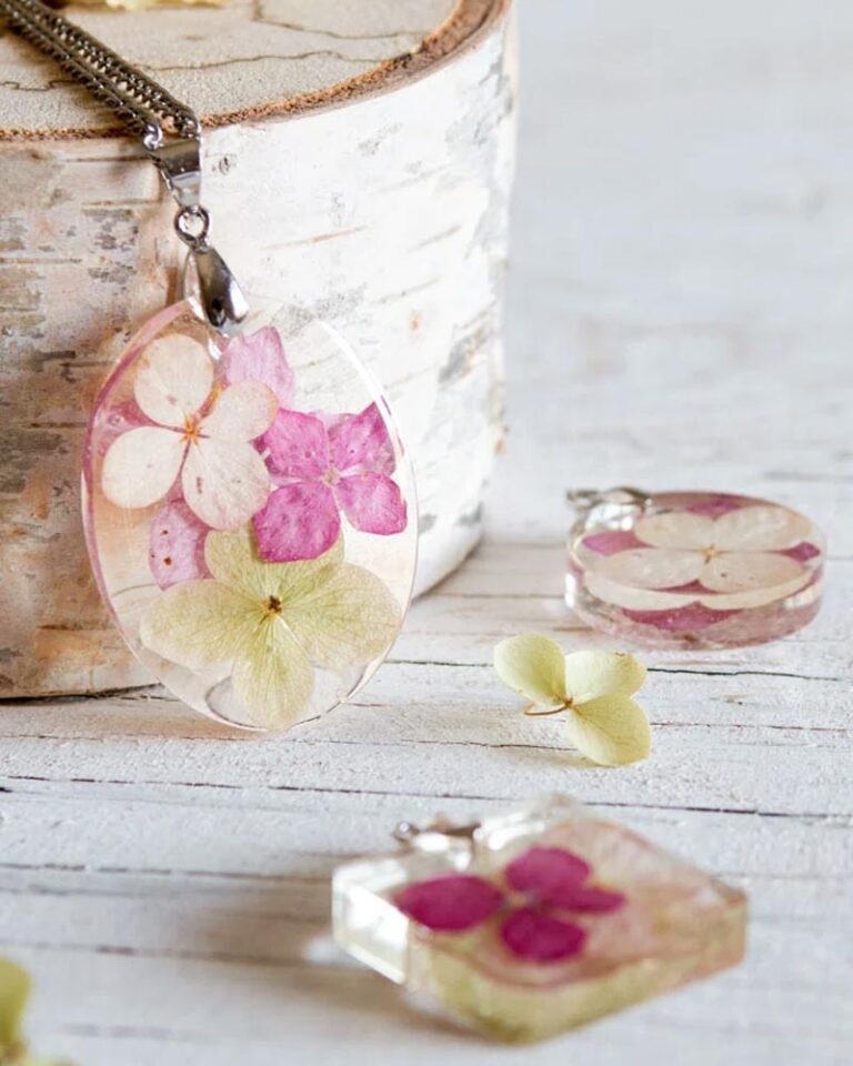 Resin Crafts - 33 Stunning Ideas for DIY • Craft Passion