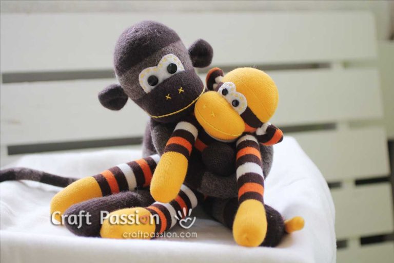 Sock Monkey - Easy Guide Free Sewing Pattern • Craft Passion