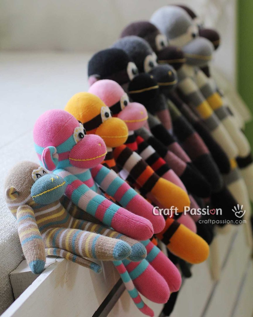 Sock Monkey - Easy Guide Free Sewing Pattern • Craft Passion
