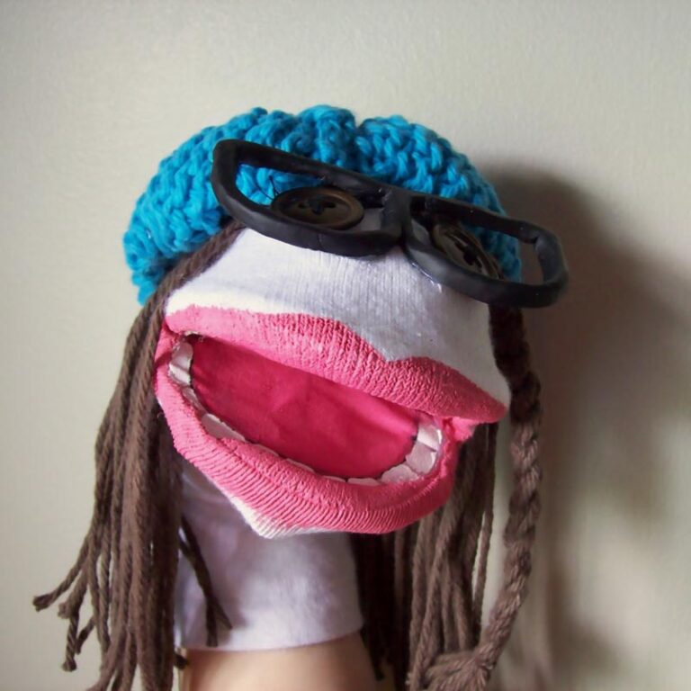 31 Easy and Free Hand Puppets For Playtime • Craft Passion