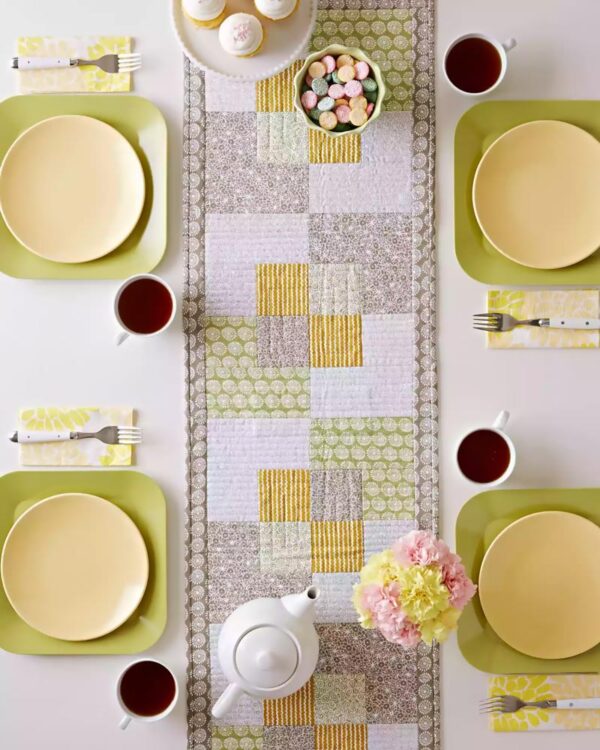 42 Table Runner Patterns For Home Decor - Free • Craft Passion